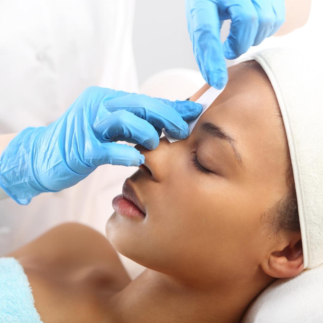 Waxing vs. Threading: Which is Better for Your Brows?