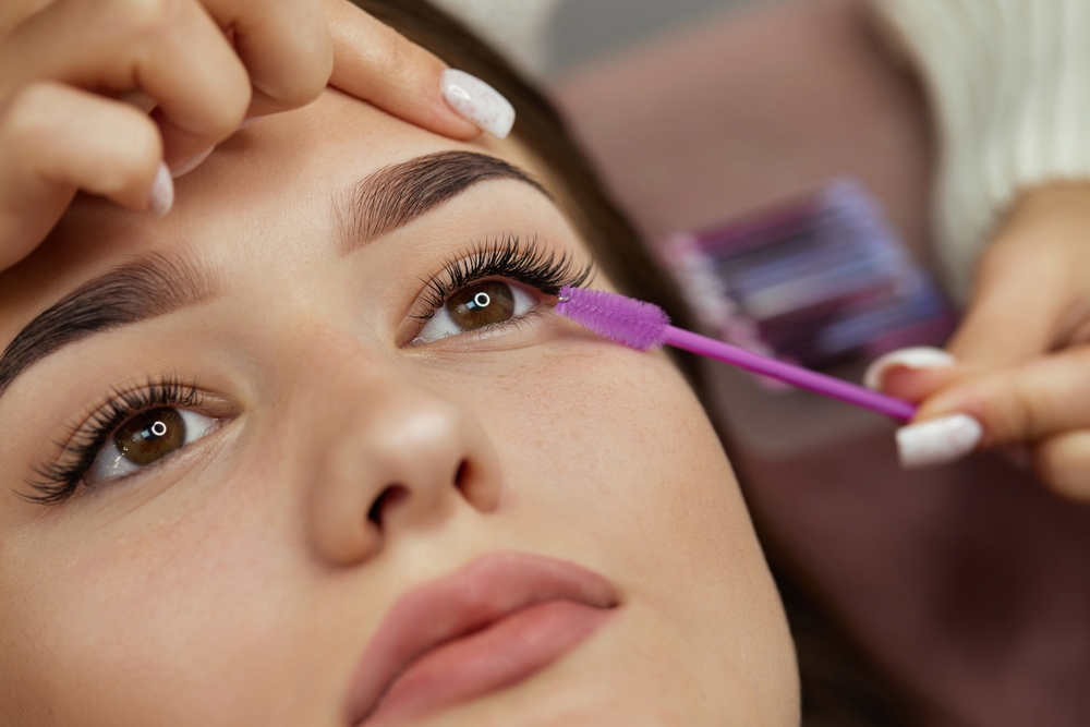 Lash Extensions Falling Out? Causes & Solutions | Canadian Beauty School