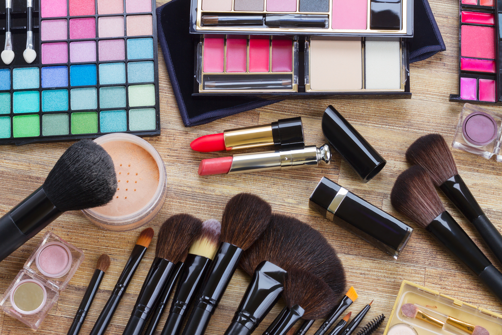 Makeup Artist Kit Essentials Canada | What You Need to Start